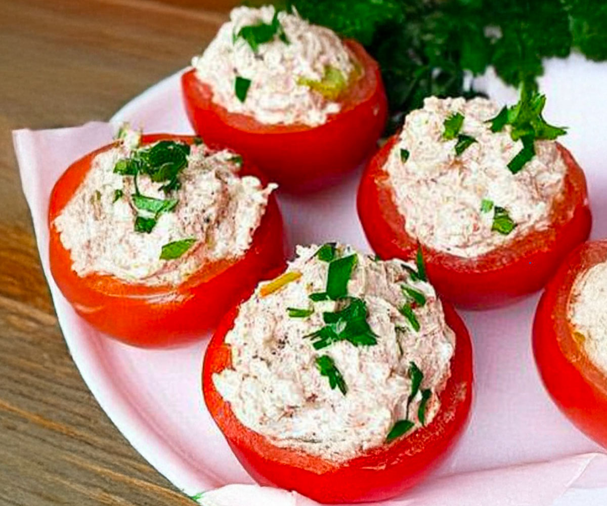 Tomates froides farcies au thon et fromage blanc – Un classique frais ...
